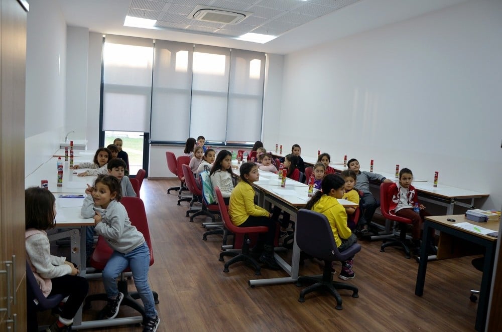 ‘Hayalindeki Oyuncak Hayat Bulsun’ adlı projenin atölye çalışmaları ...