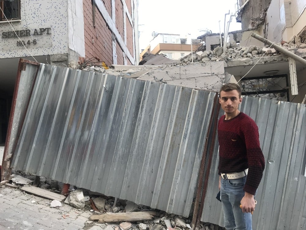 İnşaatta yıkım çalışması sırasında beton blok düştü, iki işçi yaralandı ...