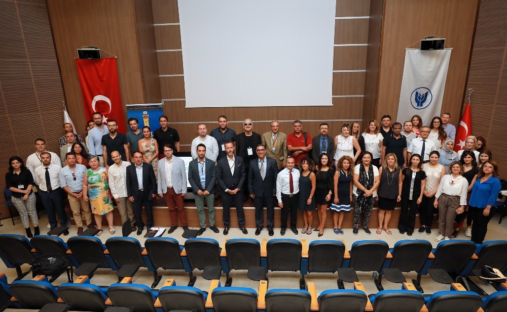 İş ve akademi dünyasını bir araya getiren konferans - Yeni Akit