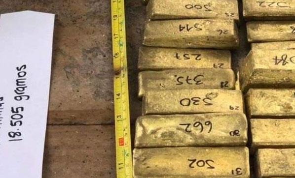 Kolombiya'da 256 kg altın devlete teslim edildi - Yeni Akit