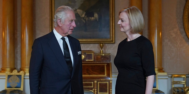 Kral Charles ile Liz Truss arasında kriz! - Yeni Akit