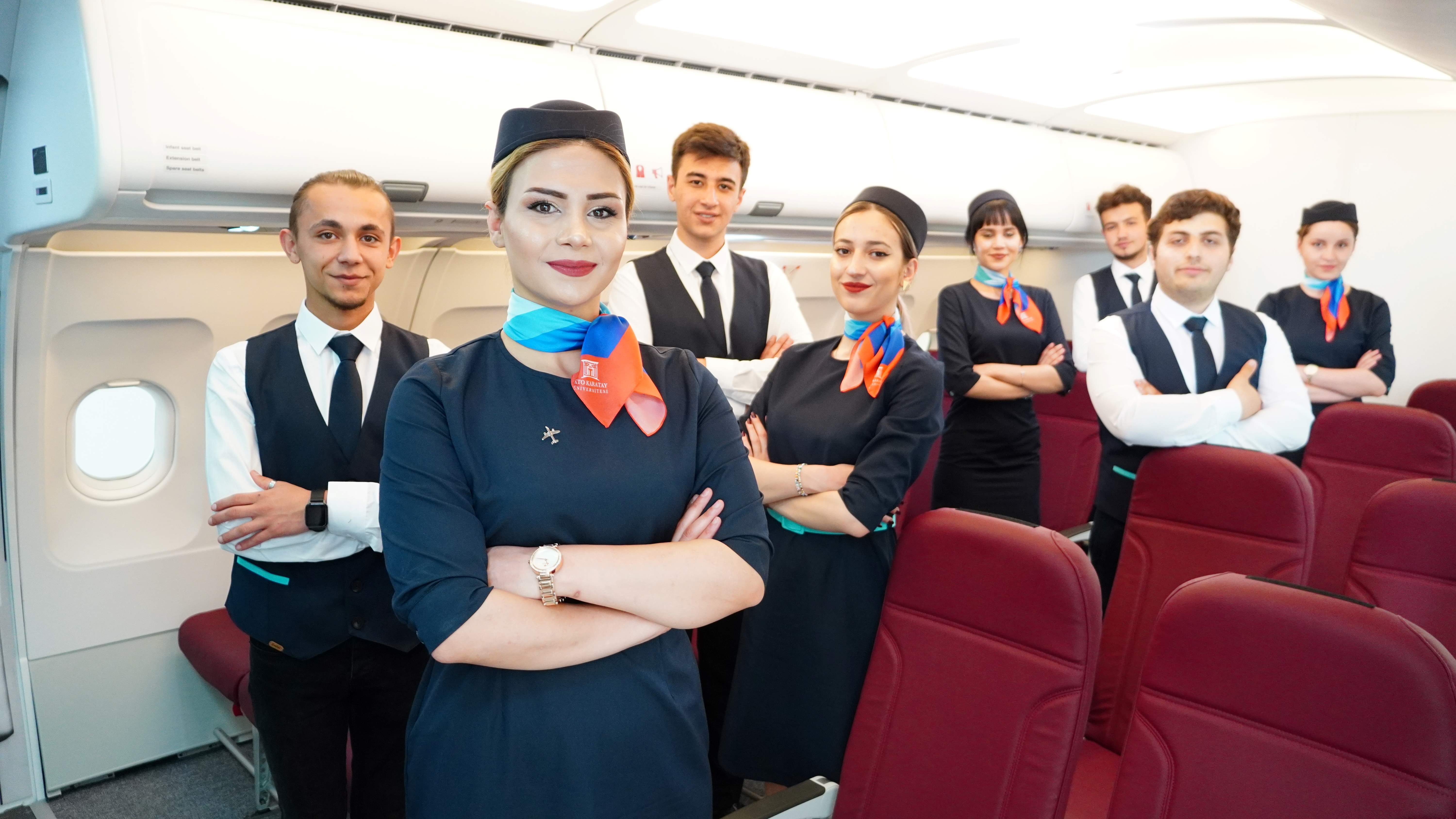 KTO Karataylı kabin memuru adayları, uygulamalı mock-up eğitimi ile ...