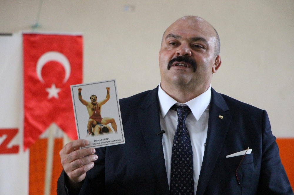 Mahmut Demir’den Rıza Kayaalp’e ‘altın’ tavsiye - Yeni Akit