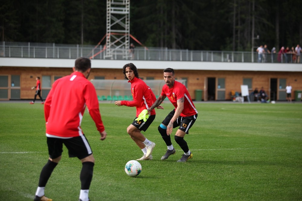 Miguel Lopes, kampın gözdesi - Yeni Akit