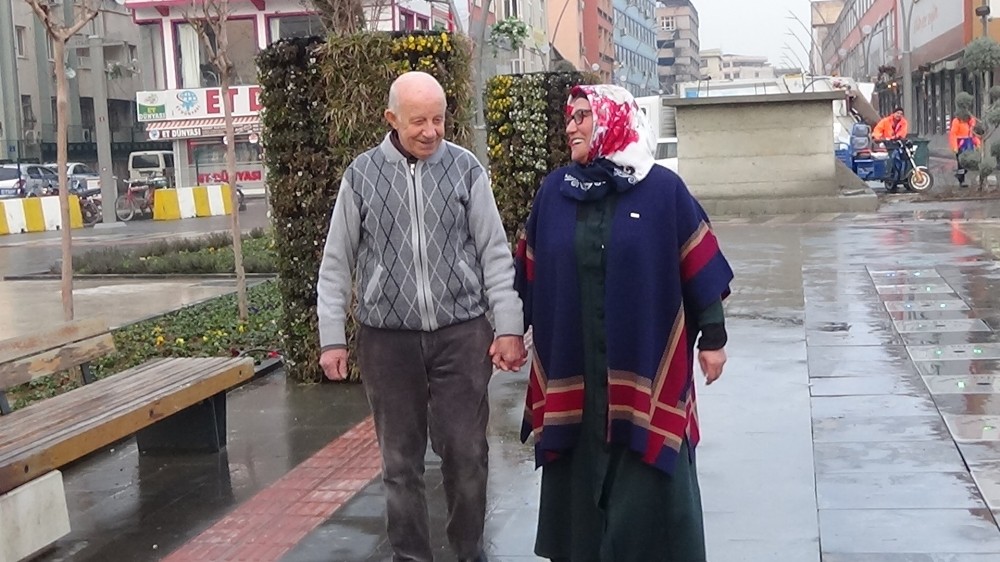 (Özel) 50 yıldır bitmeyen sevgi - Yeni Akit