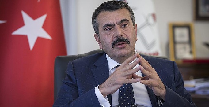 Prof. Dr. Tekin, rektörlük görevine başladı - Yeni Akit