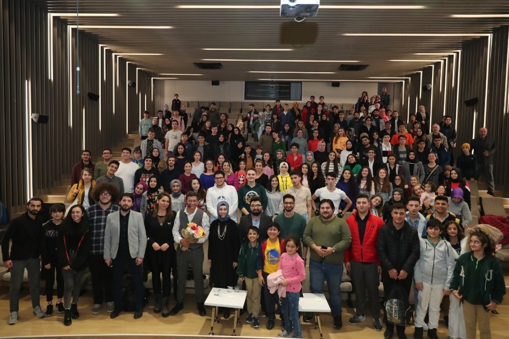 "Sahnede Bir Ömür" söyleşilerinin konuğu oyuncu Cengiz Küçükayvaz oldu ...