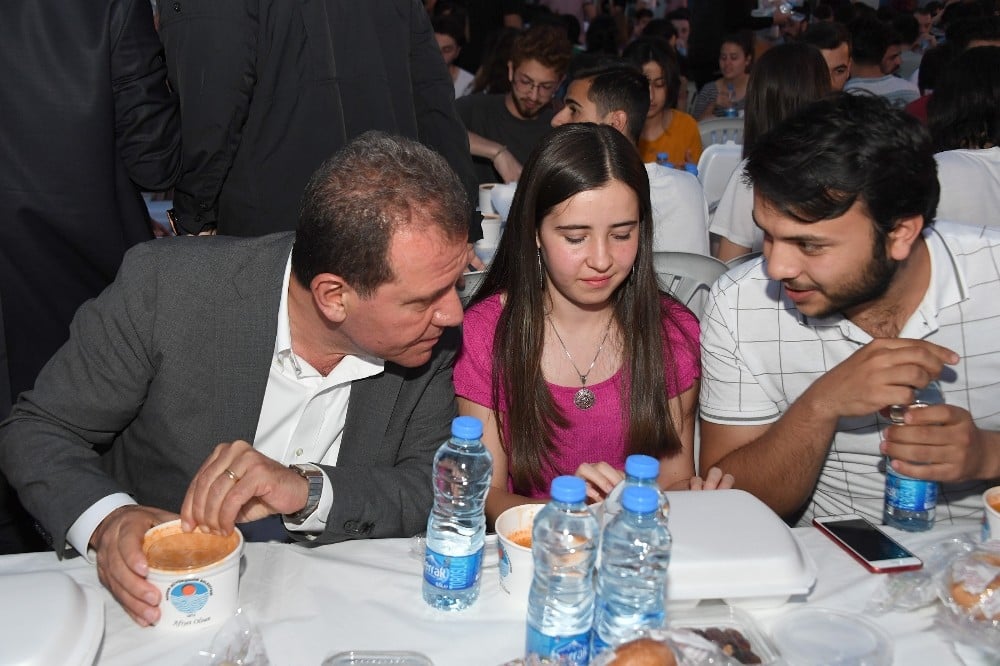 Seçer, üniversite öğrencileriyle ikinci kez iftarda buluştu - Yeni Akit
