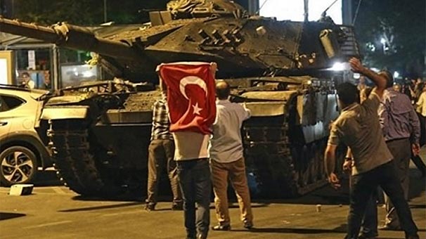 Tanktan halkın olduğu yere ateş ettiğini kabul etti - Yeni Akit