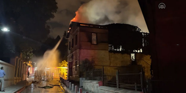 Tarihi fırında yangın - Yeni Akit