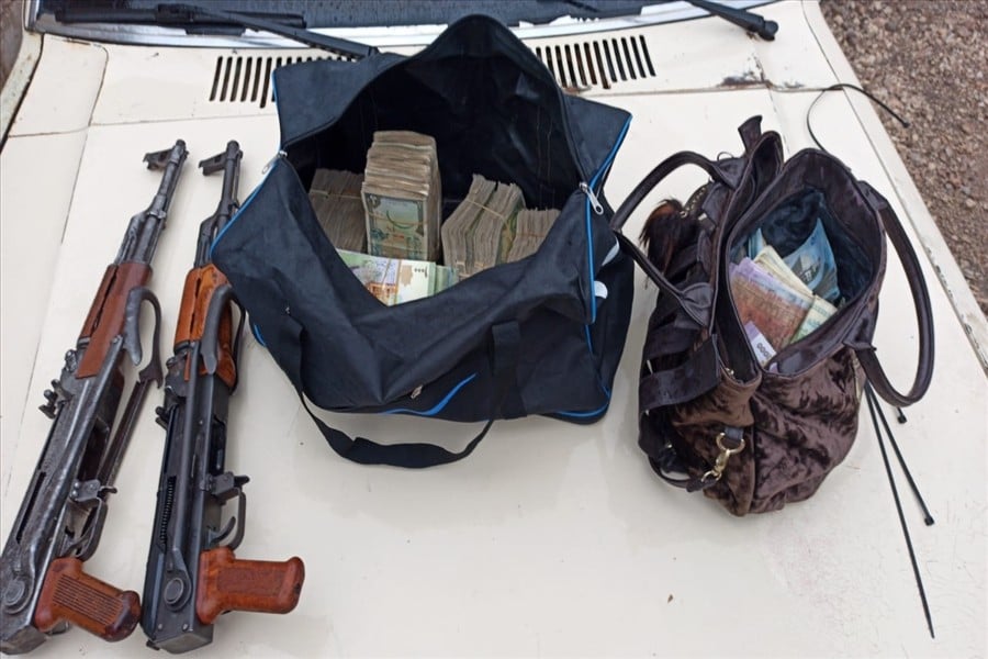 Tel Abyad’da 5 terörist sağ ele geçirildi - Yeni Akit