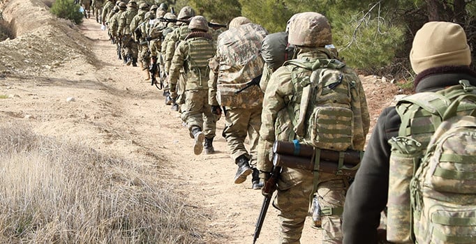 Teröristlerle girilen çatışmada yaralanan asker baba evi Adıyaman'a ...