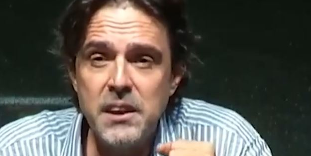 Timur Soykan sen bir riyakarsın, sen bir... Gerisini siz doldurun ...