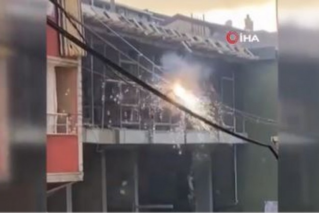 Arnavutköy'de elektrik kabloları bomba gibi patladı - Yeni Akit