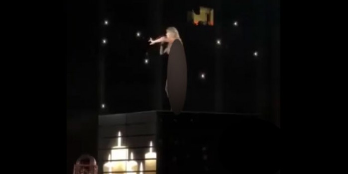 Taylor Swift dünya gündemine oturdu: Kabe'nin üzerinde konser ...